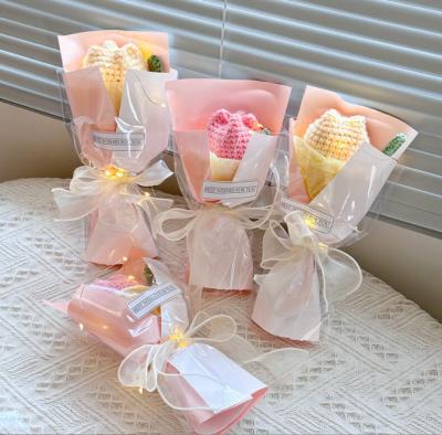 China Small Yet Striking 15x26cm Knitted Tulip Small Flower Bouquet in Multiple Colors for sale