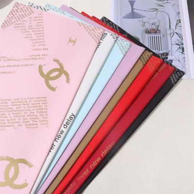 China Papel de embalagem impermeável de elegância europeia de papel de embalagem elegante de jornal de impressão floral de presente para buquês à venda