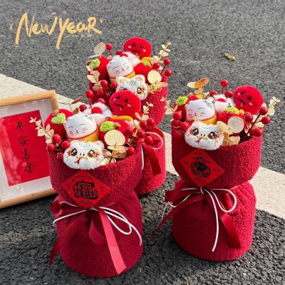 China New Style Flower Bouquets Good Luck Gifts Hug Bucket Lucky Cat Doll Flower Bouquets Spring Festival Living Room Desktop Ornaments for sale