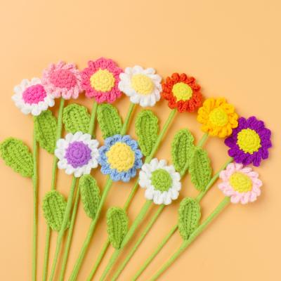 China Multiple Color Handmade Crochet Daisy Flower Bouquet Creative Artificial Flowers Perfect Valentine's Day Gift for Best Friend for sale