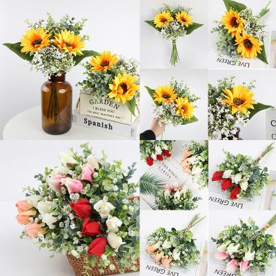China Artificial hand-held bouquets, artificial plants, and fake flower bouquets for sale