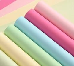China Nieuw verdikte papier in de vorm van koeienvel, pakpapier voor boeketten Te koop