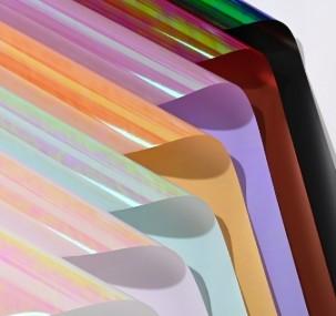 Cina Film d'illusione colorato Pellicola d'arte arcobaleno Carta di imballaggio di fiori in vendita