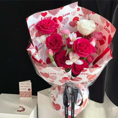 Cina San Valentino, amore nel cuore, carta Yuyin, bouquet di fiori, carta da imballaggio ispessa impermeabile, carta da fiori, materiale da imballaggio per i negozi di fiori in vendita