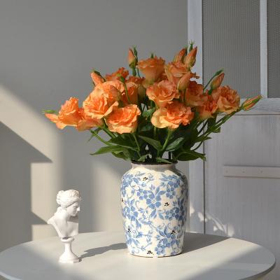 Cina Ingrosso di fiori artificiali, mazzi di delfinio a 3 teste, arte floreale realistica, matrimoni, decorazioni domestiche, fiori da tavola, accessori fotografici in vendita