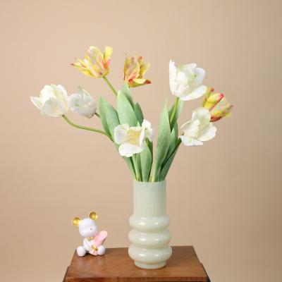 China Realistic Tulip Handmade Simulation Flower Bonsai per la decorazione domestica e per la fotografia di matrimonio for sale