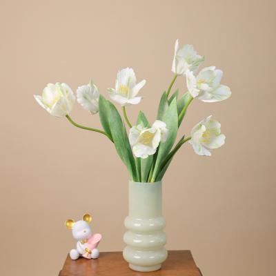 Cina Realistic Tulip Handmade Simulation Flower Bonsai per la decorazione domestica e per la fotografia di matrimonio in vendita