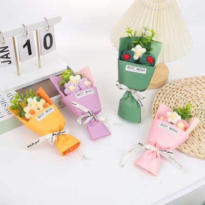 China 520 Valentijnsdag Ins Mini Imitatie Gebreide Wolle Puff Boeket Geschenk Voor Verjaardaggenoot Vriend Te koop