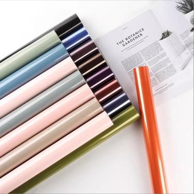 Cina Carta di avvolgimento impermeabile per bouquet di fiori, carta di avvolgimento per caramelle e carta di avvolgimento per regali a colori solidi in vendita