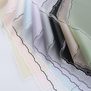 Cina Carta di avvolgimento per fiori di moda BOPP in gelatina a pizzo matto Perfetta per l'avvolgimento in vendita