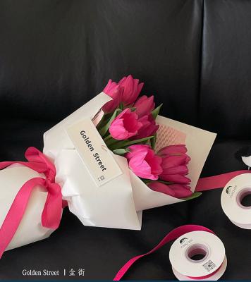 China Aangepaste kleuren Barbie roze lint bloemenboeket band cadeau DIY strik bloemenwinkel bloemistmaterialen Te koop