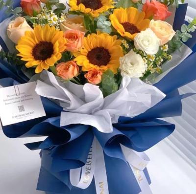Cina Carta da rivestimento per fiori all'ingrosso, carta monocolore, carta Fenghua, luce morbida impermeabile, carta Ouya, carta da rivestimento per negozi di fiori e materiali di imballaggio in vendita