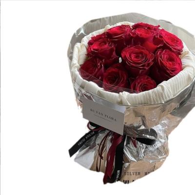 Cina Carta da rivestimento per fiori specchio d'argento, carta riflettente d'argento leggera, pellicola di stagno in PVC, imballaggio creativo per l'arte floreale in vendita