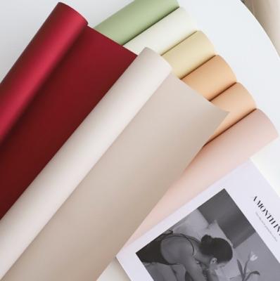 China First love solid-color paper roll flower bouquet wrapping paper, waterproof flower art wrapping paper, single-color paper flower shop packaging material for sale