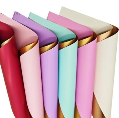 Cina Materiale Fai-da-Te Artigianale Serie Lusso Leggero con Carta da Imballaggio a Forma di Rosa Impermeabile in Molti Colori e Film Perlato in vendita