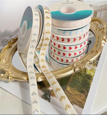 China High Tenacity Love Embroidery Ribbon Boeket Bloemen Verpakking Ribbon Koreaanse Bloemen Ribbons Handgemaakt DIY materiaal Te koop