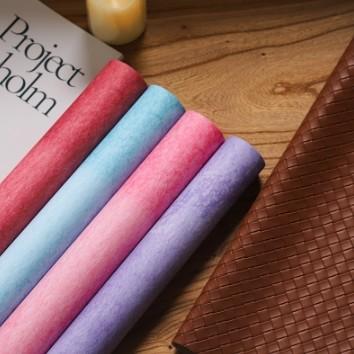 Cina Carta per fioristi per confezioni e bouquet con texture tinta a inchiostro e un'ampia gamma di colori in vendita