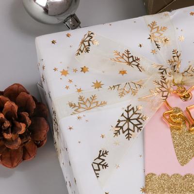 Cina Decorazione di San Valentino Acciaio da neve Torta regalo con confezionamento di fiori Nastro di cravatta con dorato bianco in vendita