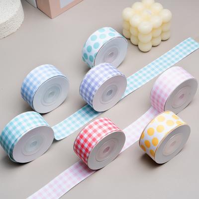 China Hoge vasthoudendheid handgemaakte haar accessoires zijdegordels kleding accessoires cadeau doos verpakking dot raster gestreepte melk lint Te koop