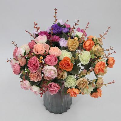 Cina 21 Rose di diamanti, Decorazione di un pacchetto di rose d'autunno a 7 forcelle, Decorazione per la casa di nozze, Fiori finti in vendita