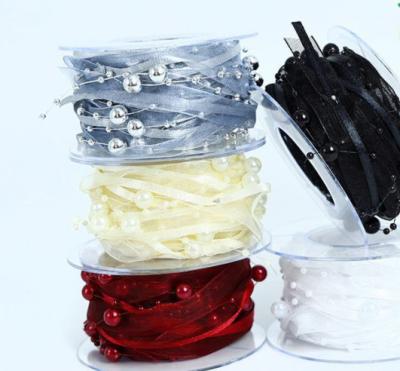 Cina Perla Love Filato Perla Catena Nastro Fiore Materiale di imballaggio Accessoiri per capelli con perline Regalo fai da te Nastro 1cm /5m Color Fastness in vendita