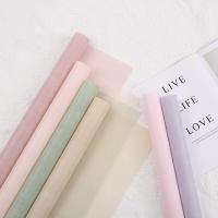 Κίνα Σαφές φιλικό προς το περιβάλλον τυλίγοντας έγγραφο εγγράφου 25gsm συσκευασίας ανθοδεσμών χρωμάτων μη υφανθε'ν προς πώληση