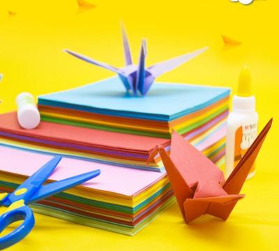 中国 80gsmは二重味方されたOrigamiのペーパー正方形20cmX20cmを着色した 販売のため