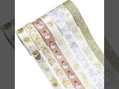 Gouden kerstlinnen, kerstkransen, kerstbomen, bogen, decoraties, DIY cadeauverpakkingen, feestlinnen en lintjes