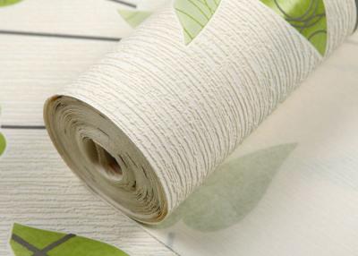 Cina Carta da parati asiatica di stile della camera da letto dell'hotel respirabile con il modello bianco delle foglie verdi in vendita