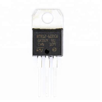 China TO-220C BT136 Switching inductive Triacs  Chip Transistor for electronic products for sale