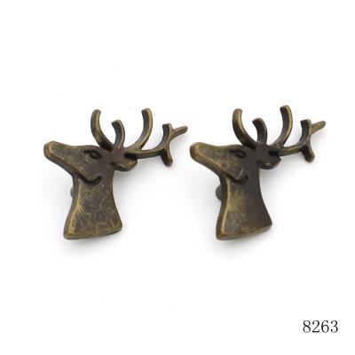 China Zinc Alloy Deer Custom Metal Emblem Customized Branding Plate, Custom 3D Embossed Animal Logo Nameplate with Backs Heavy‑Duty Vintage Metal Badge for Handbags Leather Accessories for sale