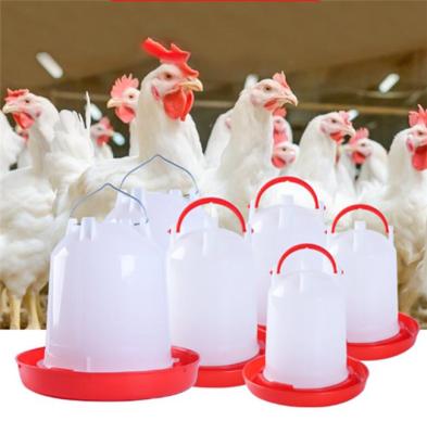 Cina Alimentatore automatico dell'acqua dei bevitori 15KG dell'acqua del pollame dell'HDPE per i polli in vendita
