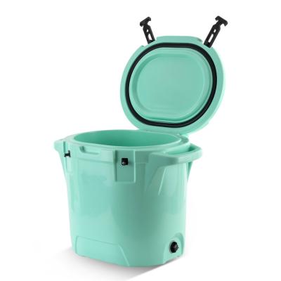 Cina Scatola più fresca rotonda UV del dispositivo di raffreddamento 25QT del contenitore di ghiaccio di picnic di picnic 55cm in vendita