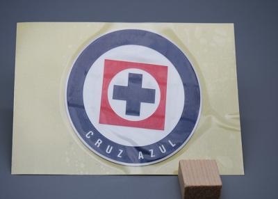 Cina Gli indumenti hanno personalizzato le etichette del trasferimento di calore del silicone con 3 logos di colore in vendita