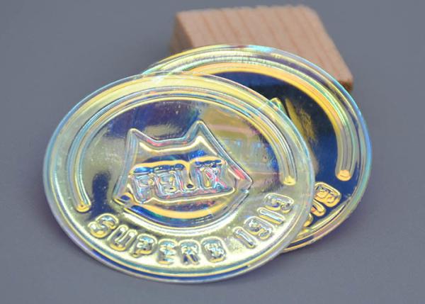투명한 무지개 의류 패치 관습은 3D 로고 PVC 필름 재료를 엠보싱 처리했습니다