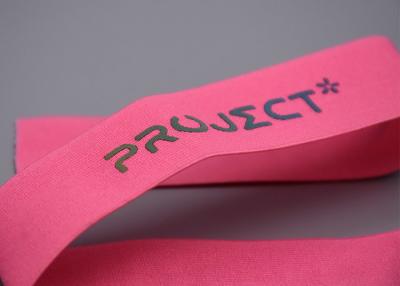 中国 衣服多彩な熱伝達のロゴの注文ポリエステル ゴムひも 販売のため