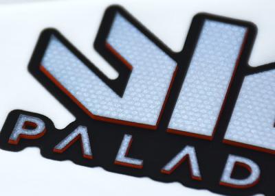 Cina L'indumento di gomma luminoso rattoppa l'etichetta del trasferimento di calore del silicone 3D per Ski Suit in vendita