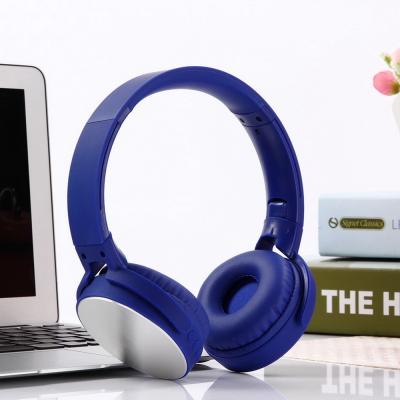China Wireless Over-ear Headphones Come With Built-in Microphone Lightweight For Your Daily Adventures for sale