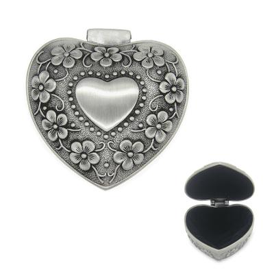 China Luxyry Zinc Alloy Heart trinket box by nickel plating Co Velvet Lower for 21st birthday gifts for sale