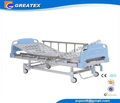 China Cama ajustável médica manual do balancim dobro com o corrimão da liga de alumínio para a clínica à venda