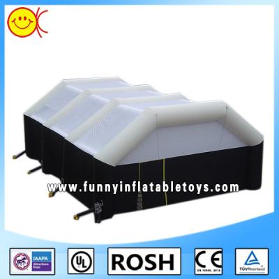 Cina Bianco/nero che mostra la tenda gonfiabile del giardino fuori di progettazione dell'OEM in vendita
