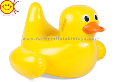 Cina Galleggianti gonfiabili gialli giganti dell'acqua, galleggiante di gomma dello stagno di Duckie con gli occhi neri in vendita