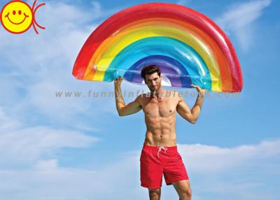 Cina Nuovo galleggiante gonfiabile variopinto su ordinazione dello stagno di acqua dell'arcobaleno per il lago/fiume/mare in vendita