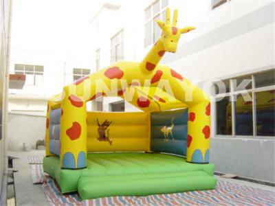 Cina Buttafuori gonfiabili commerciali impermeabili della giraffa gialla con un PVC da 0,55 millimetri in vendita