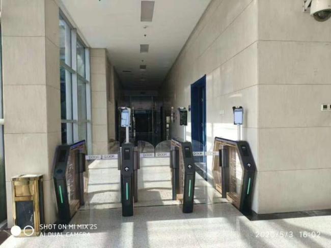 Dry Contact Signal High End Access Control Turnstile With Servo Motor 8million Times MBCF 2