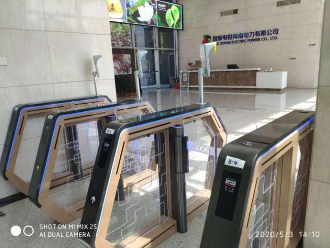 Dry Contact Signal High End Access Control Turnstile With Servo Motor 8million Times MBCF 3