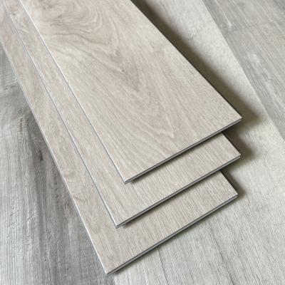 Cina Pavimenti in PVC in legno per interni con sistema Unilin Click e materiali ecologici in vendita