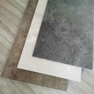 Cina Pavimenti in SPC a base rigida da 4 mm La soluzione definitiva per appartamenti e spazi commerciali in vendita