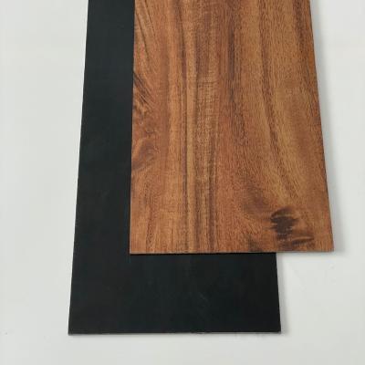 Cina Facile installazione Legno PVC SPC Cliccare Colla per pavimenti Piastrelle 0,3 mm/0,5 mm Strato di usura in vendita
