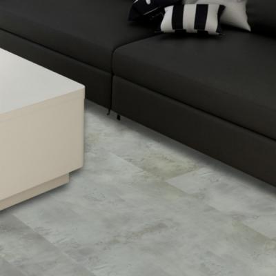 中国 モダンインダース 4mm 5mm クリック PVC プラスチック 木製 床 ビニール板 贅沢 SPC 床 販売のため